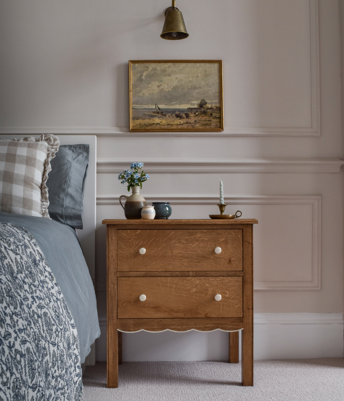 Santiago Scalloped Bedside Table